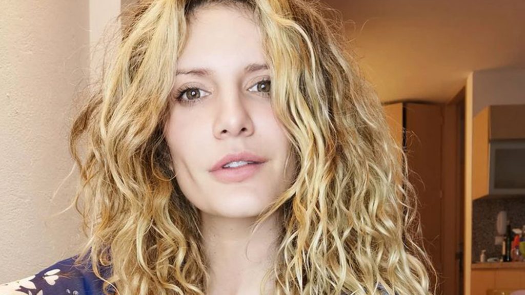 Mabel Moreno presume su cuerpazo en foto con ropa interior blanca ...