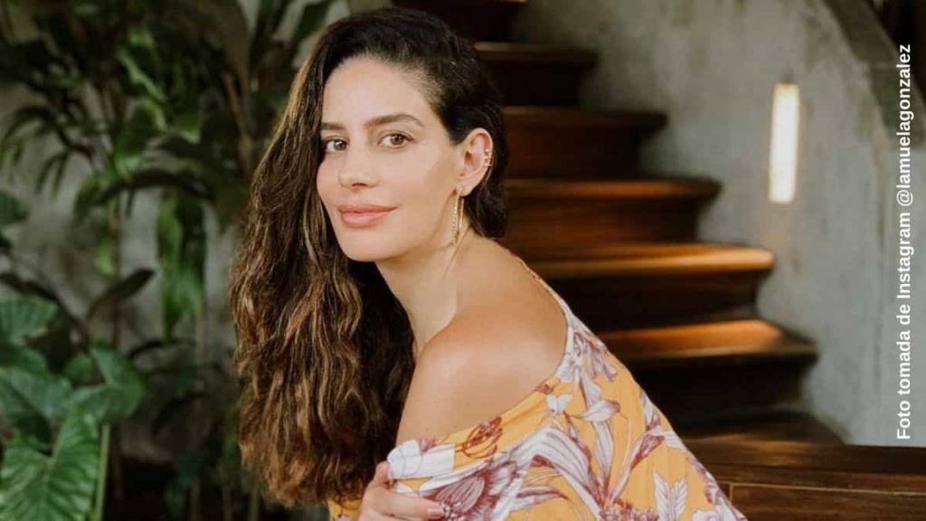 Manuela González Presume Su Cuerpazo En Bikini Rojo
