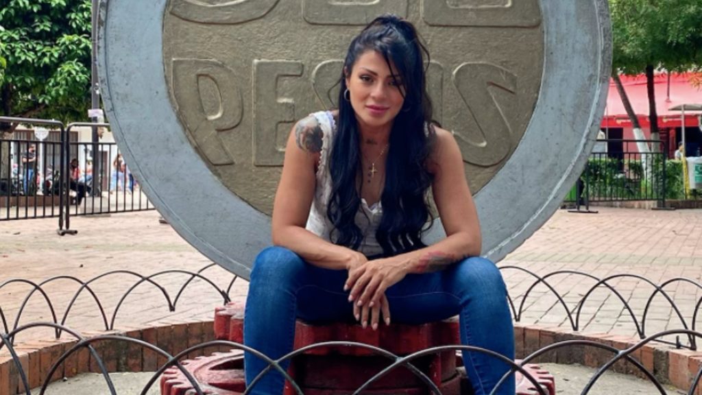 Marbelle posó en bikini y presumió su tonificada figura