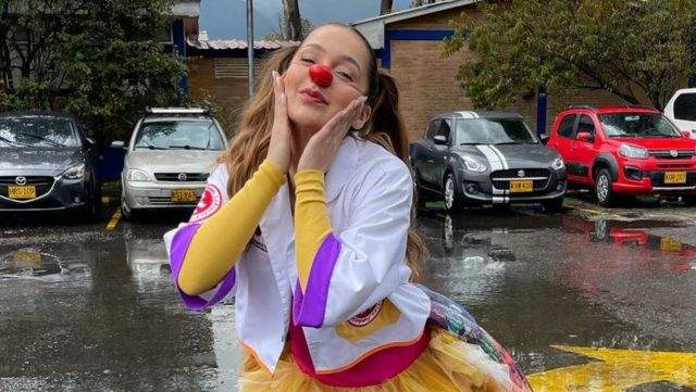 Lina Tejeiro visitó un hospital infantil