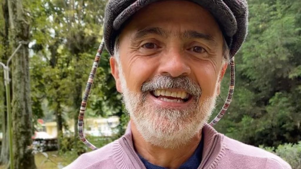 Julio Sánchez Cóccaro encantó con baile a los 58 años