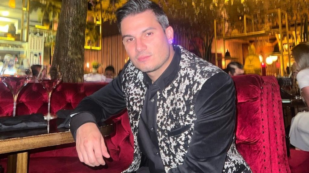 Máximo canta canción de su papá, Pipe Bueno