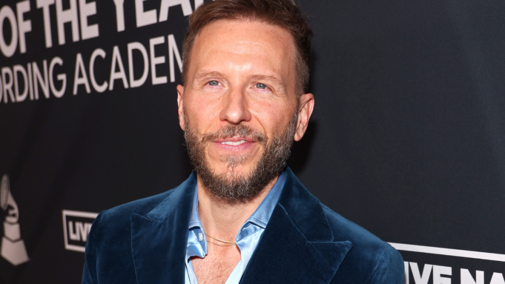 cómo pronunciar el apellido de Noel de Sin Bandera