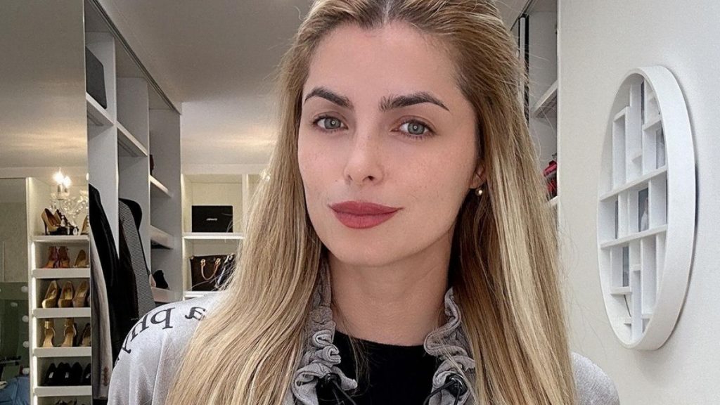 Cristina Hurtado posando en ropa interior