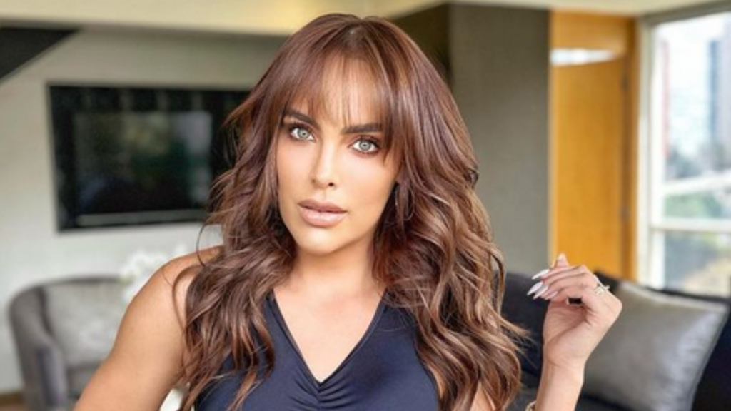 Sara Corrales enamoró a sus fans con fotos en medio del desierto