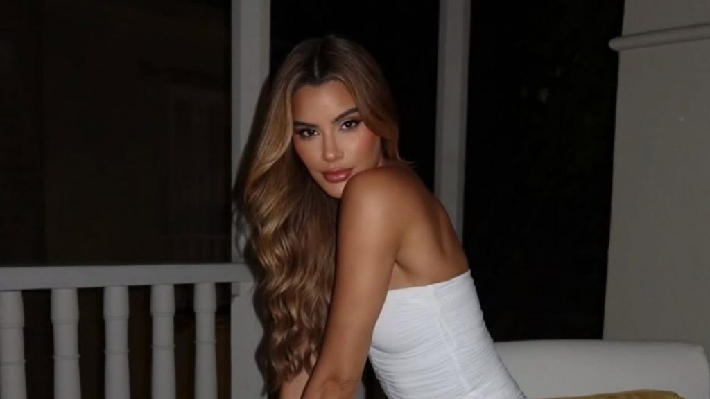 Así fue el impresionante desfile de Ariadna Gutierrez en la París ...