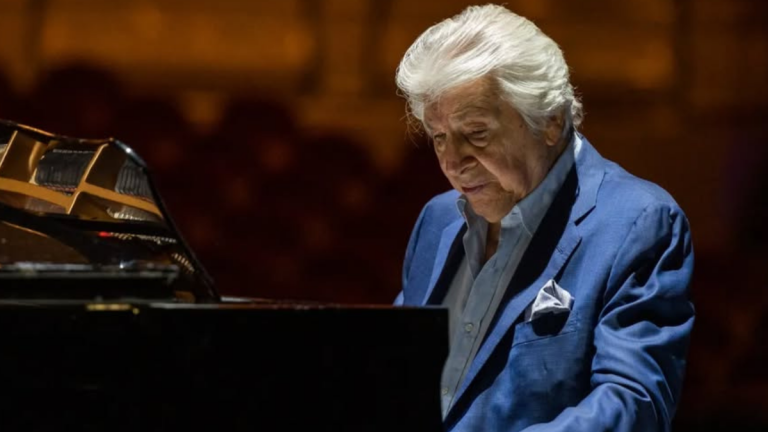 Premios Lo Nuestro rinde un homenaje Manuel Alejandro