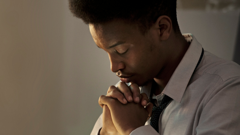 Oración Milagrosa Que Debes Rezar A Las 3 00 A M Para Abrir Puertas