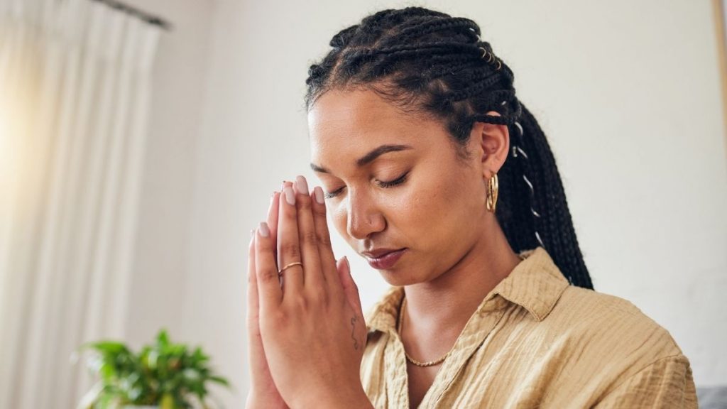 Oración sagrada de la Medalla de San Benito para alejar al demonio